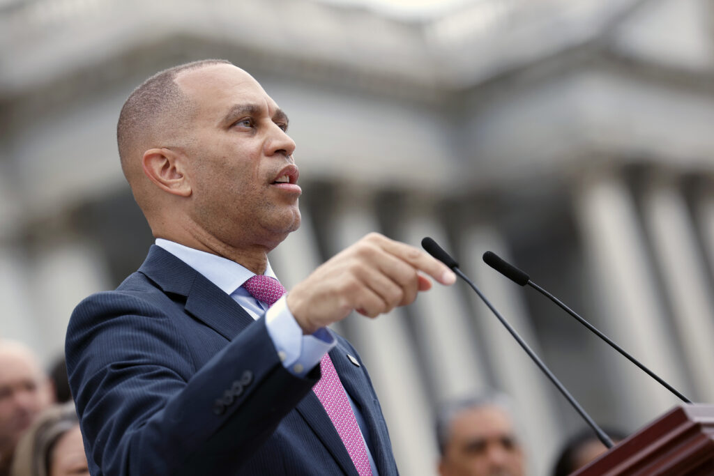 Hakeem Jeffries Goes Viral For Allegedly Photoshopping This Instagram ...