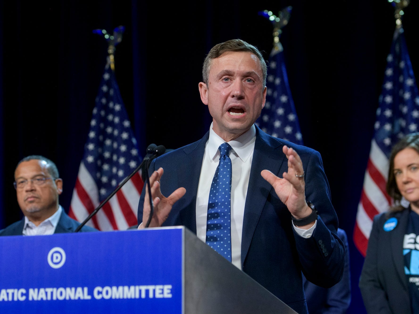 DNC chair says Elon Musk's third party 'could be successful' and should ...