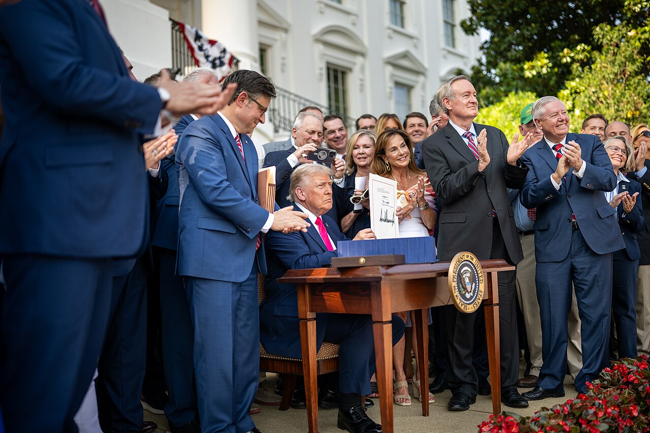 Trump Signs Tax Bill Reinstating 100% Bonus Depreciation for Business ...