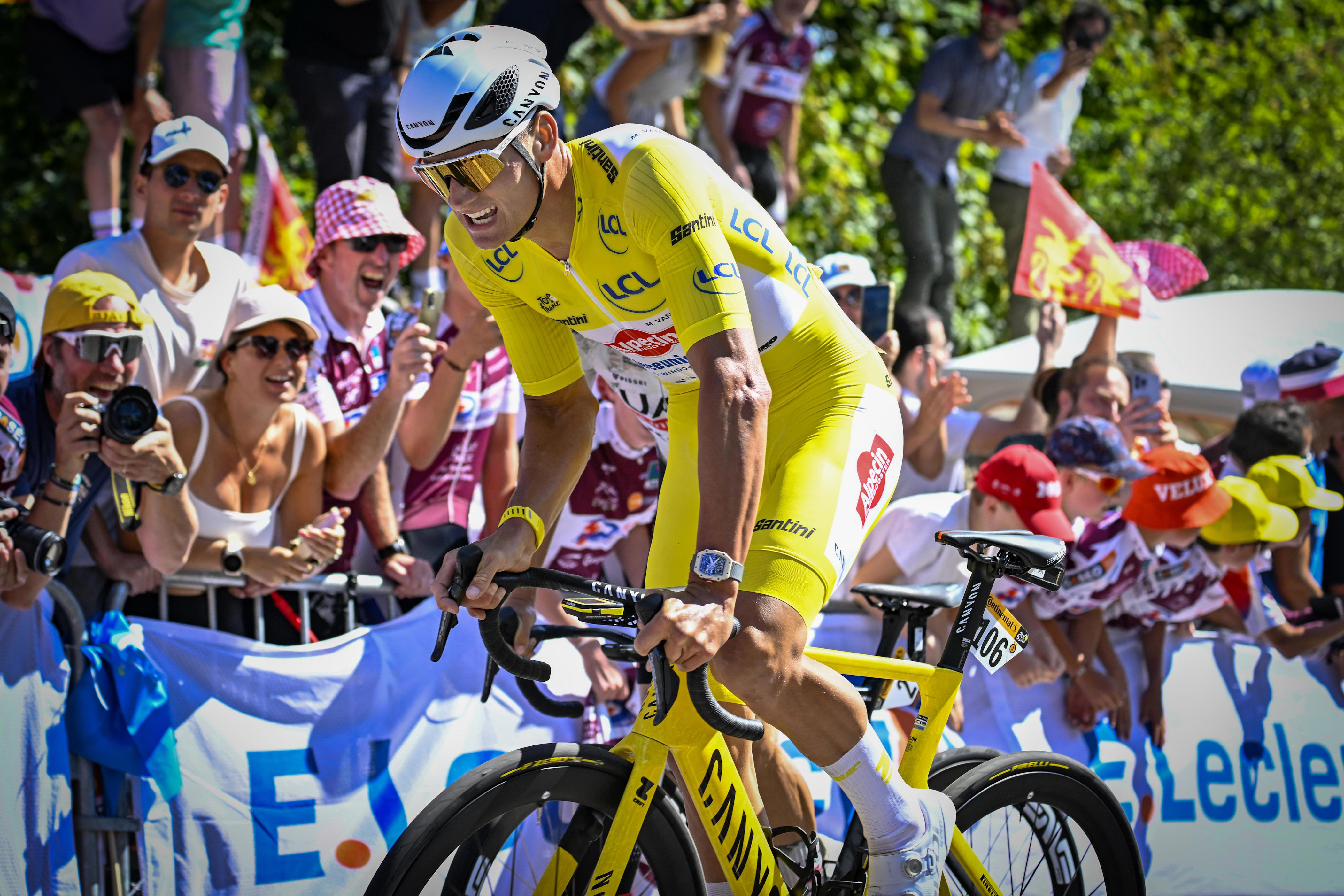🎥 Mathieu van der Poel na spektakelstuk: 'Morgen ben ik mijn gele trui ...