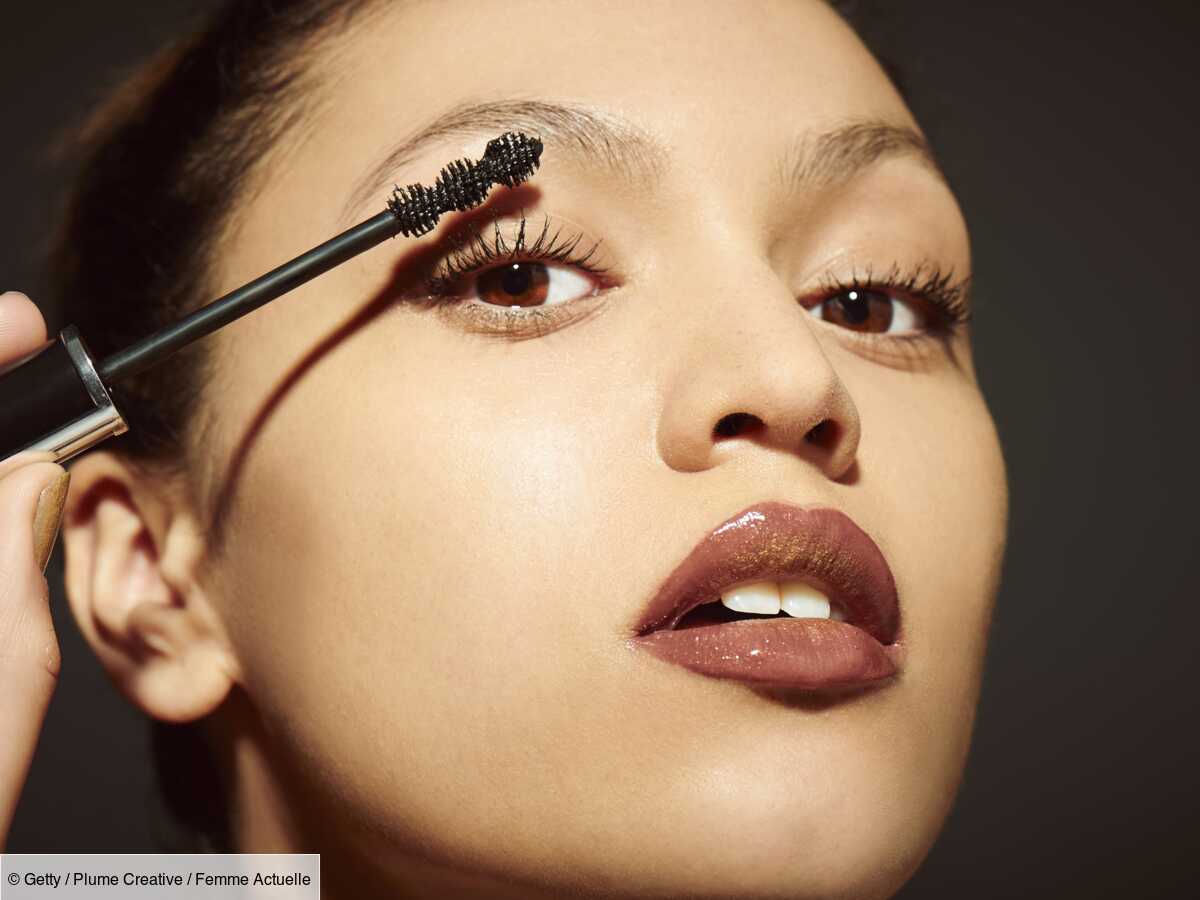 Envie que votre maquillage tienne toute la journée ? Cette astuce d ...