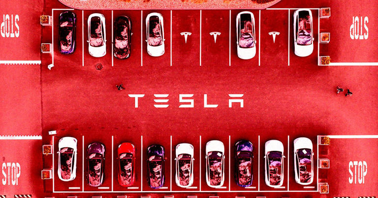 Short Sellers Are Making a Fortune as Tesla's Stock Collapses