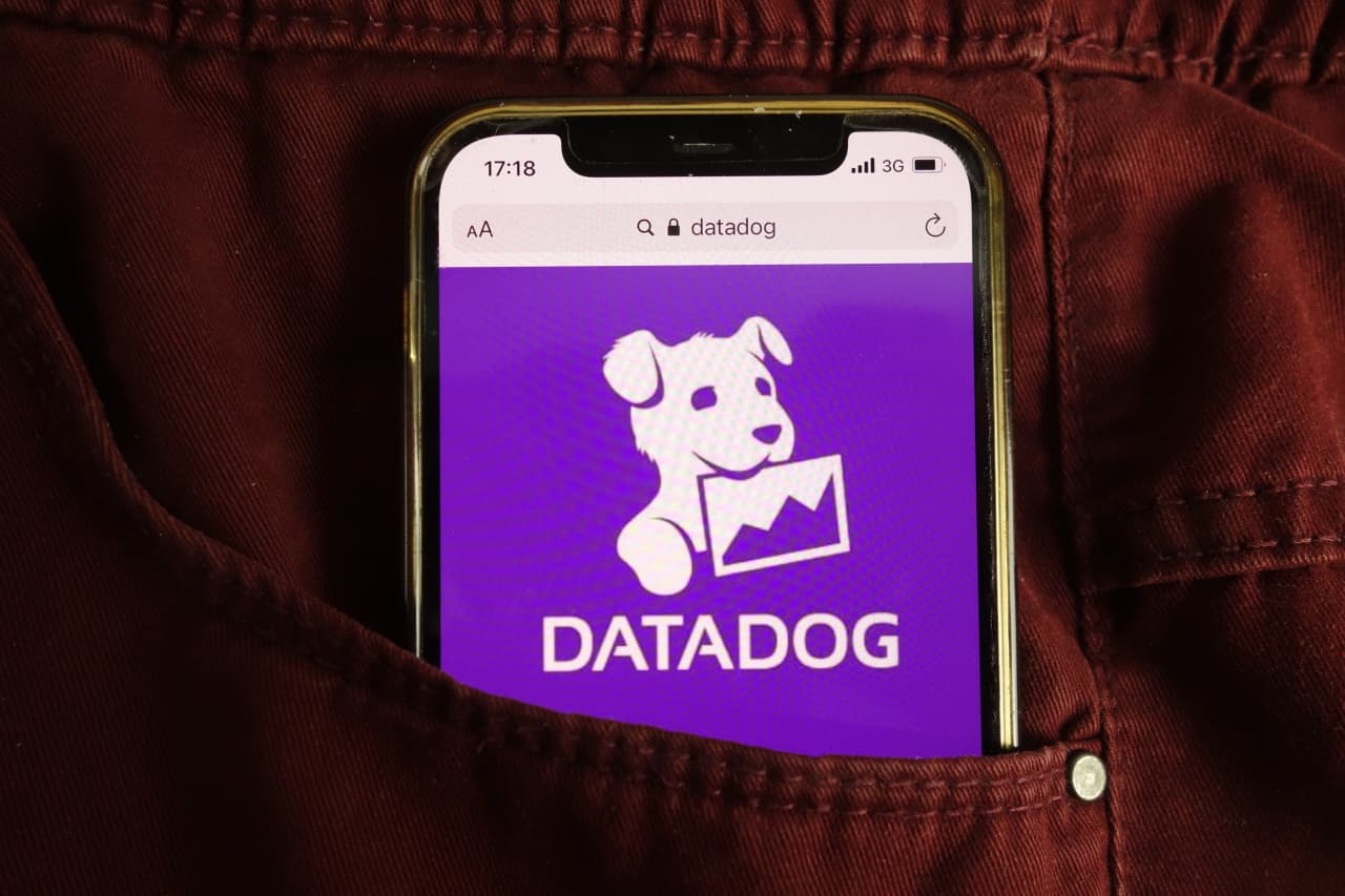 Datadog Stock Falls on Downgrade to Sell. Analysts Fret Over OpenAI Optimization Risk.
