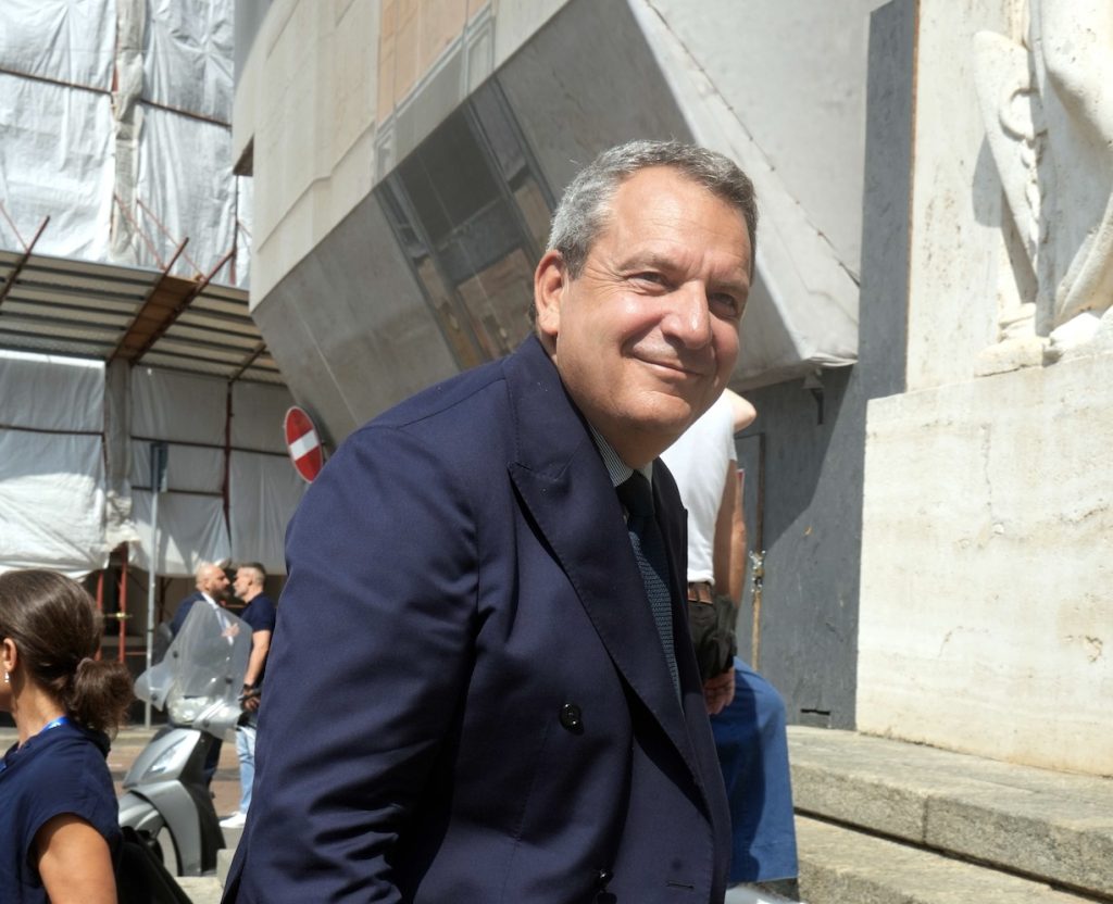 Snam, riorganizzazione e nuove uscite