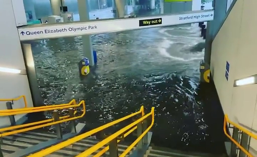 Photos: Vertical landing US jet lifts like a drone, cruises like a ...