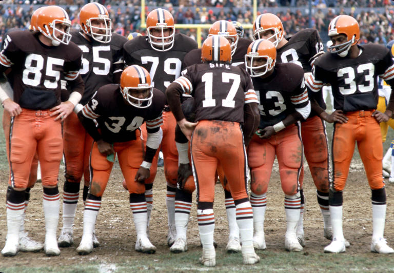 Former Browns QB Brian Sipe gives his take on the new stadium