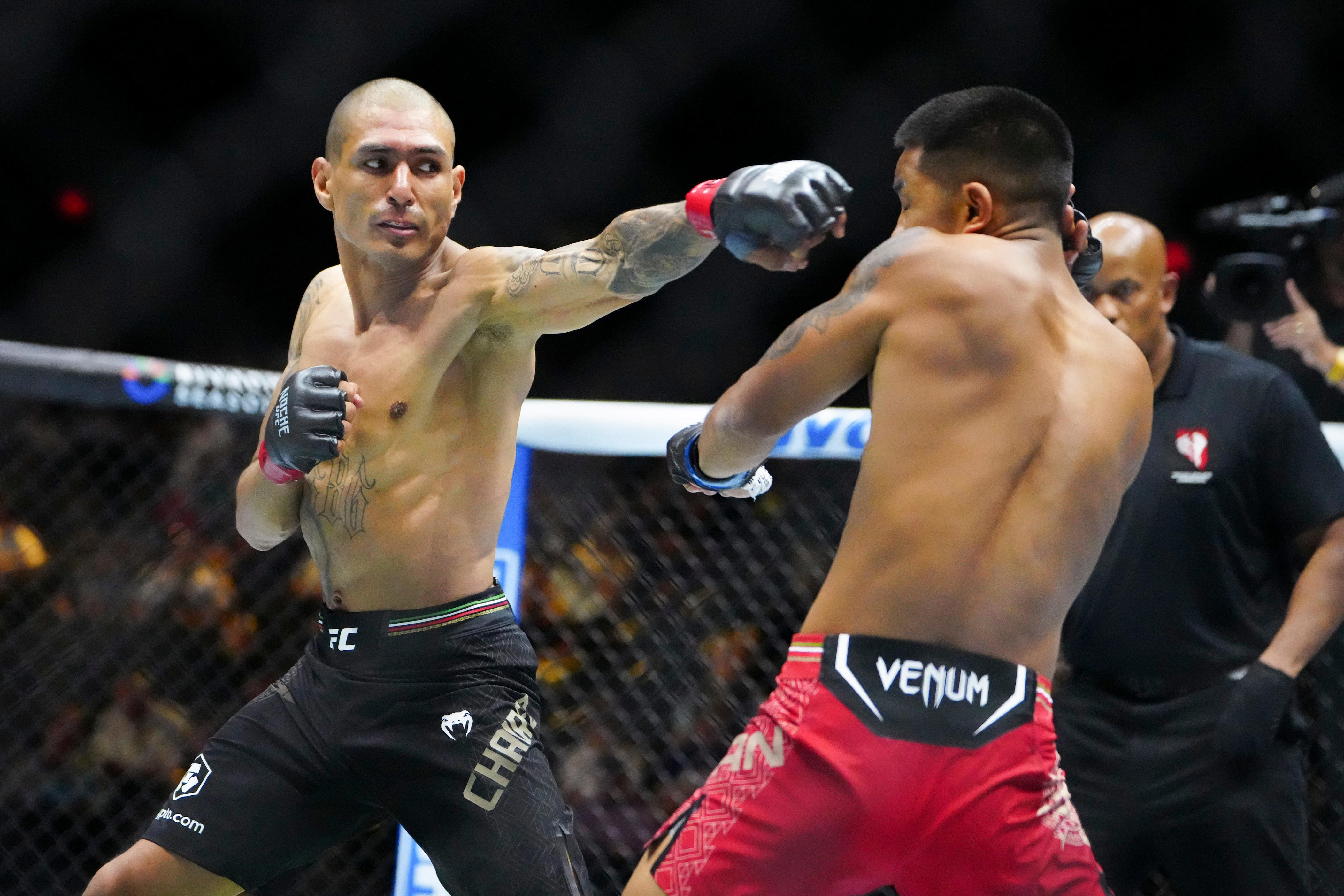 Noche UFC loses Mexican flyweight due to leg injury