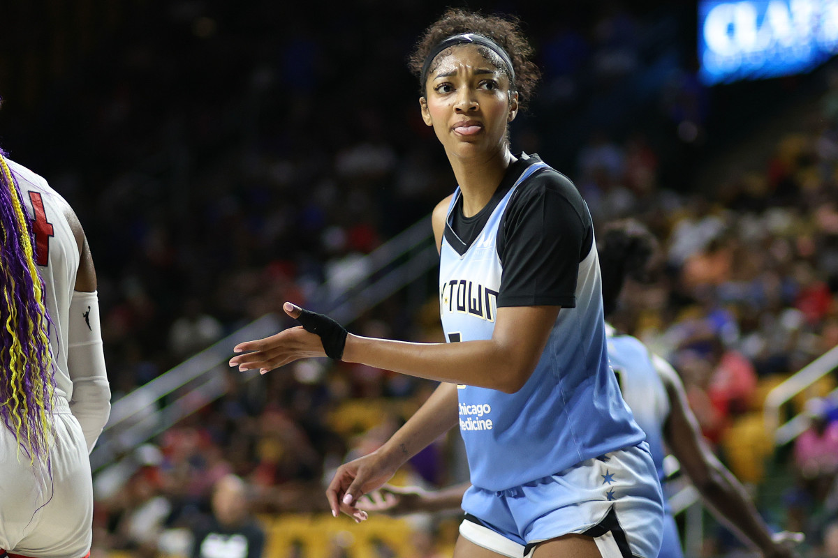 Chicago Sky Coach 'Did Not Let' Angel Reese Apologize for Heated Moment ...