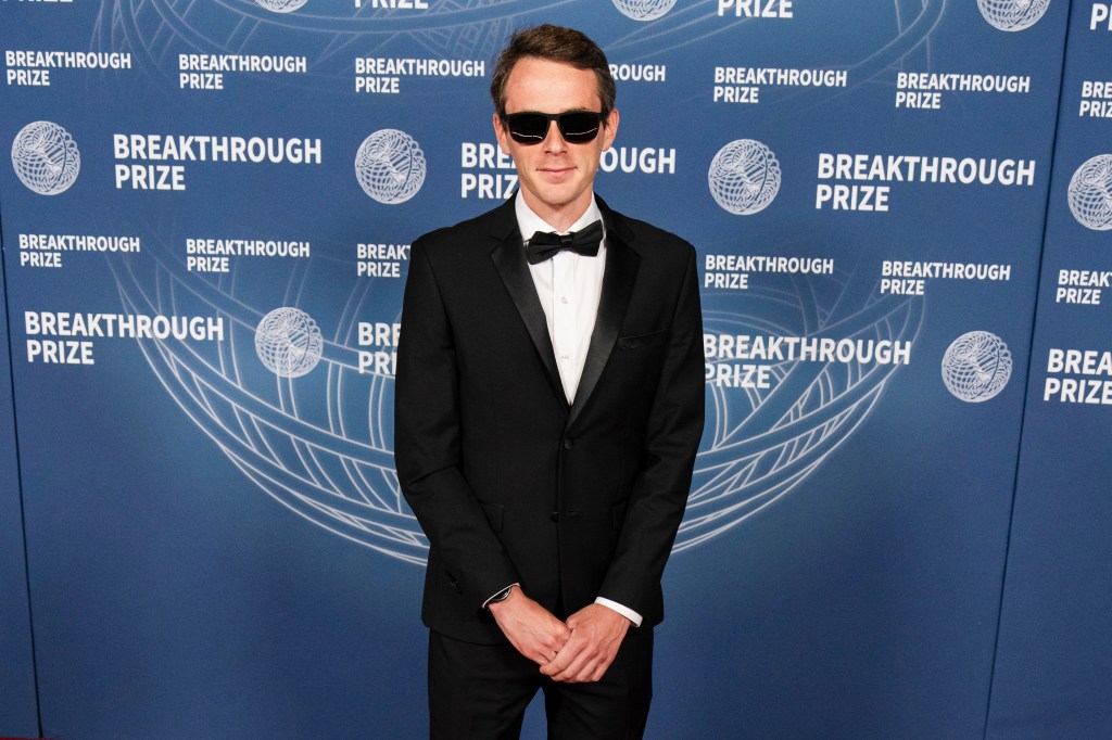 Mark Zuckerberg’s Meta pays ‘tens of millions of dollars’ to poach top ...