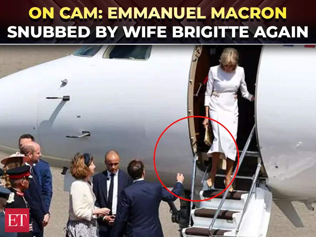 Macron faces humiliation again as Brigitte brutally refuses to hold his ...