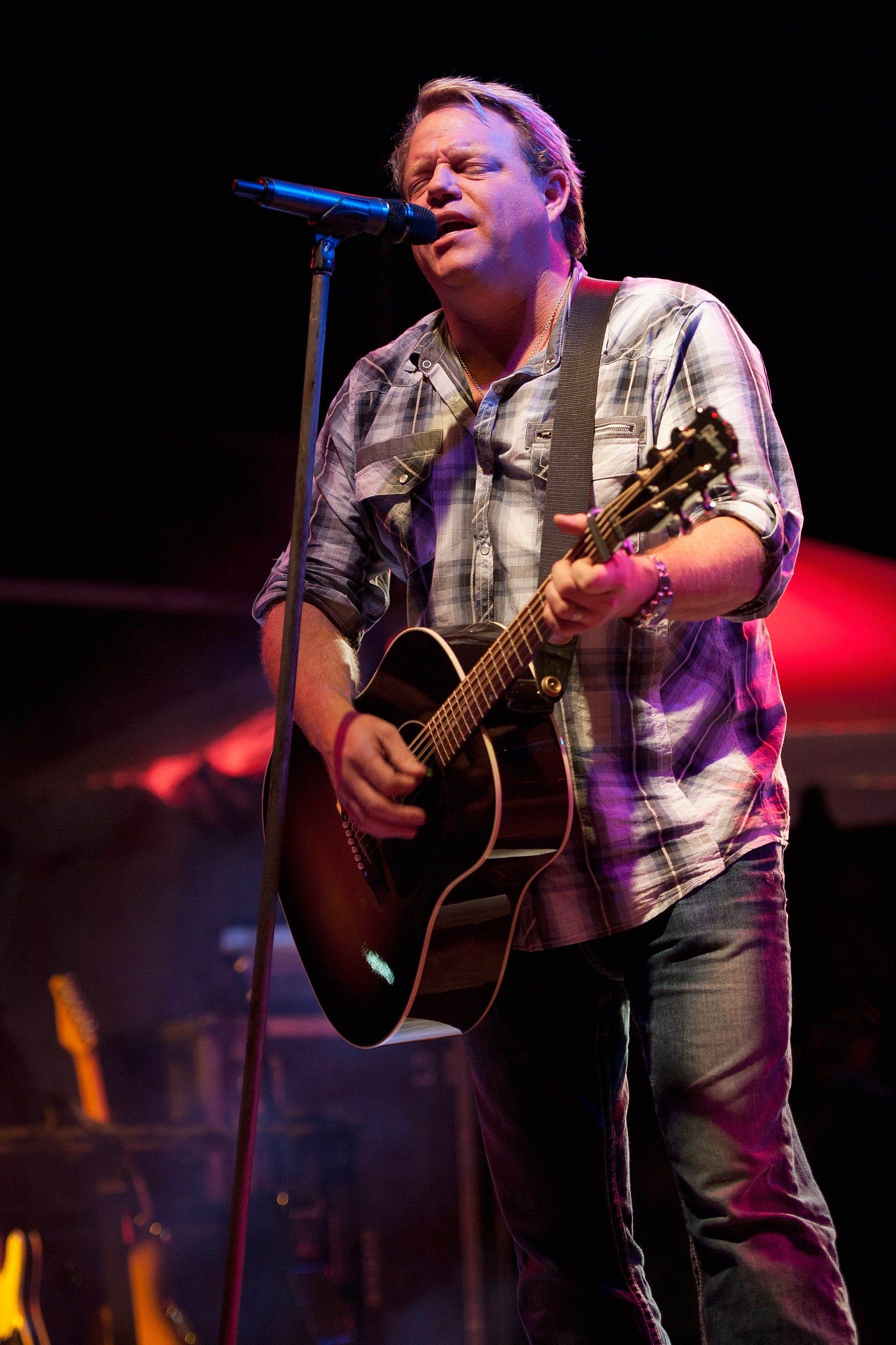 Country singer Pat Green confirms family members swept away in Texas ...