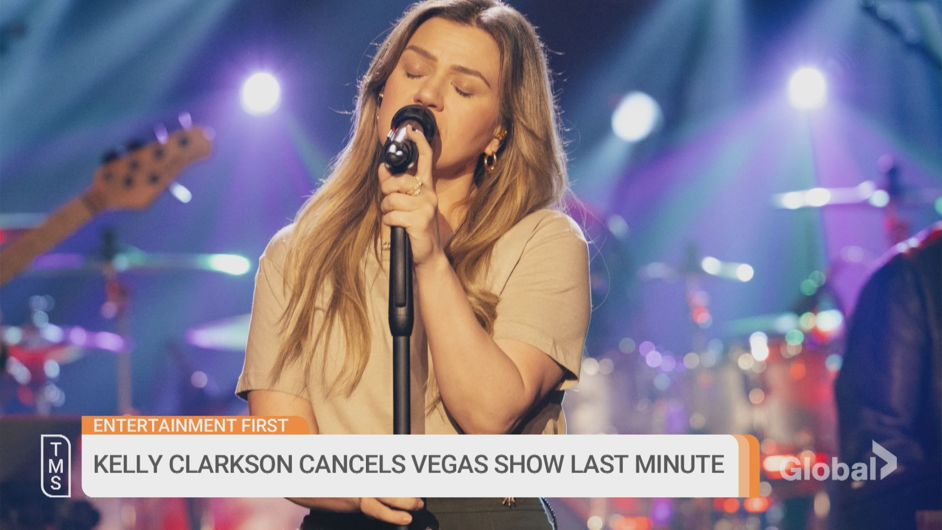 Kelly Clarkson abruptly cancels Las Vegas show; Anne Hathaway opens up ...