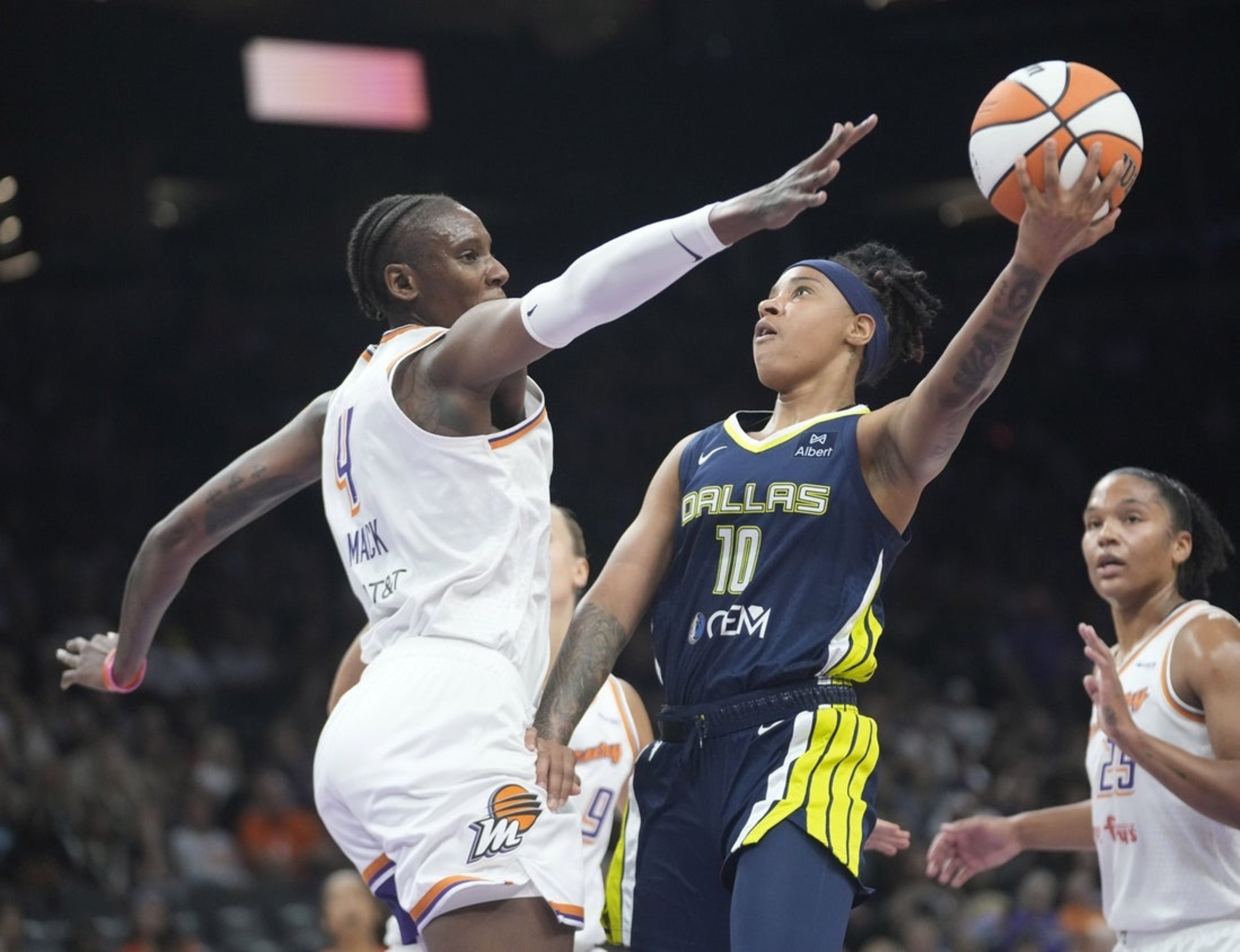 Wings seek revenge as they visit slumping Sky