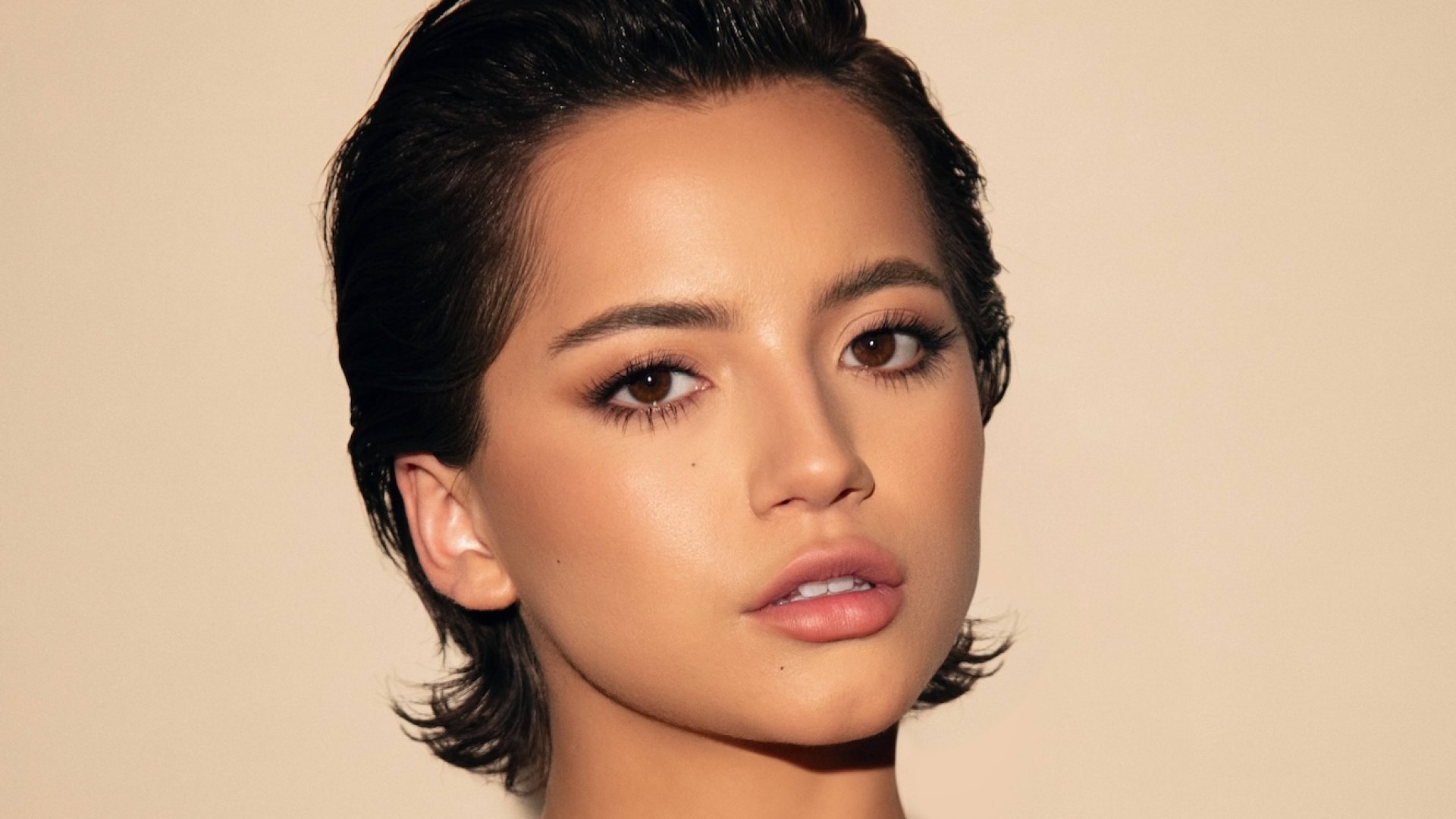 Isabela Merced revela el lado más humano de su Hawkgirl latina en Superman