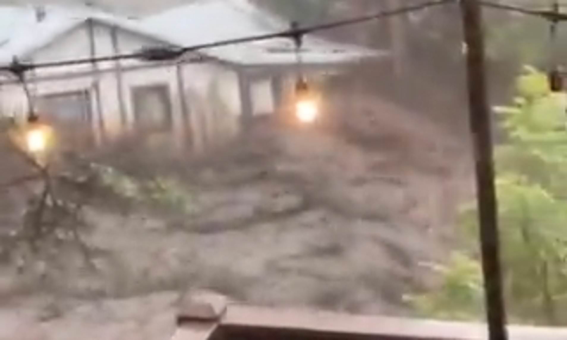 Terrifying flood overtakes New Mexico town as residents urged to seek ...