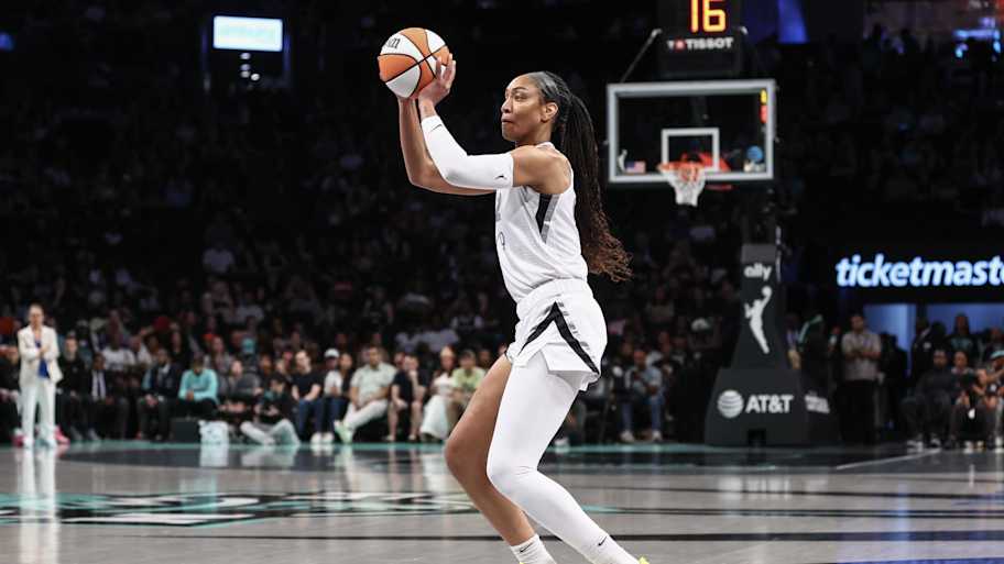 A'ja Wilson Leaves Aces-Liberty Game With Wrist Injury After Awkward Fall