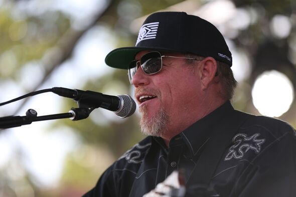 Country star Pat Green 'heartbroken' after family members die in Texas ...