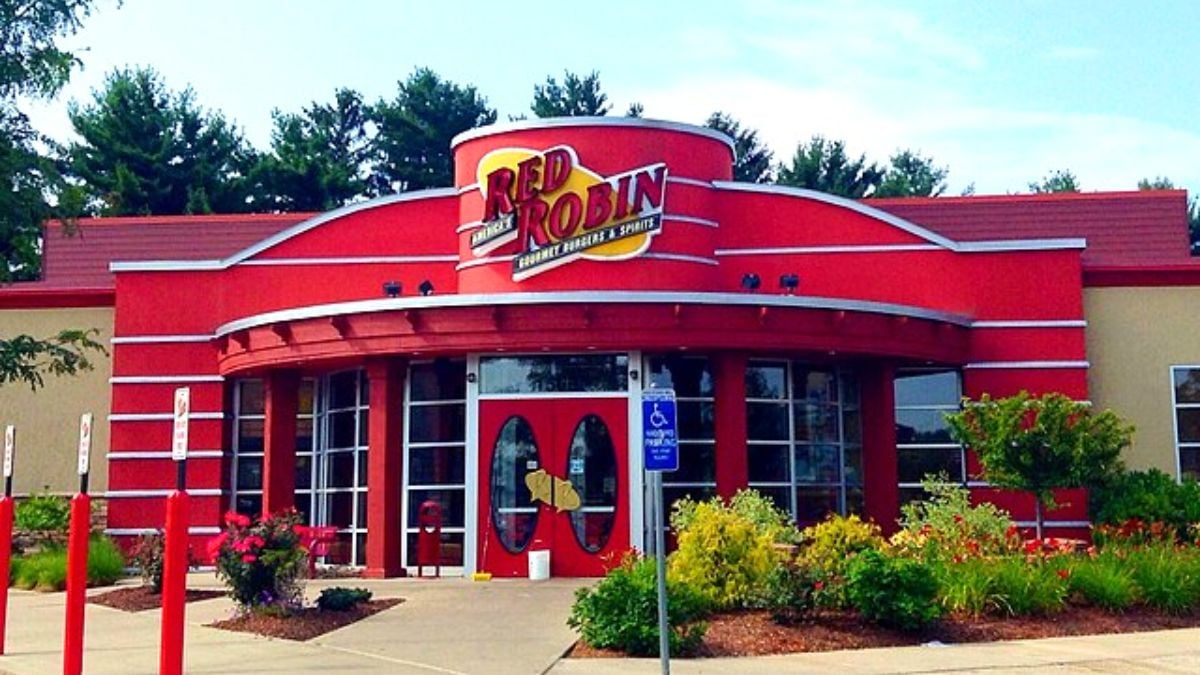 Is The Demise of Red Robin Here? Free Fries Restaurant Closing 70 Locations