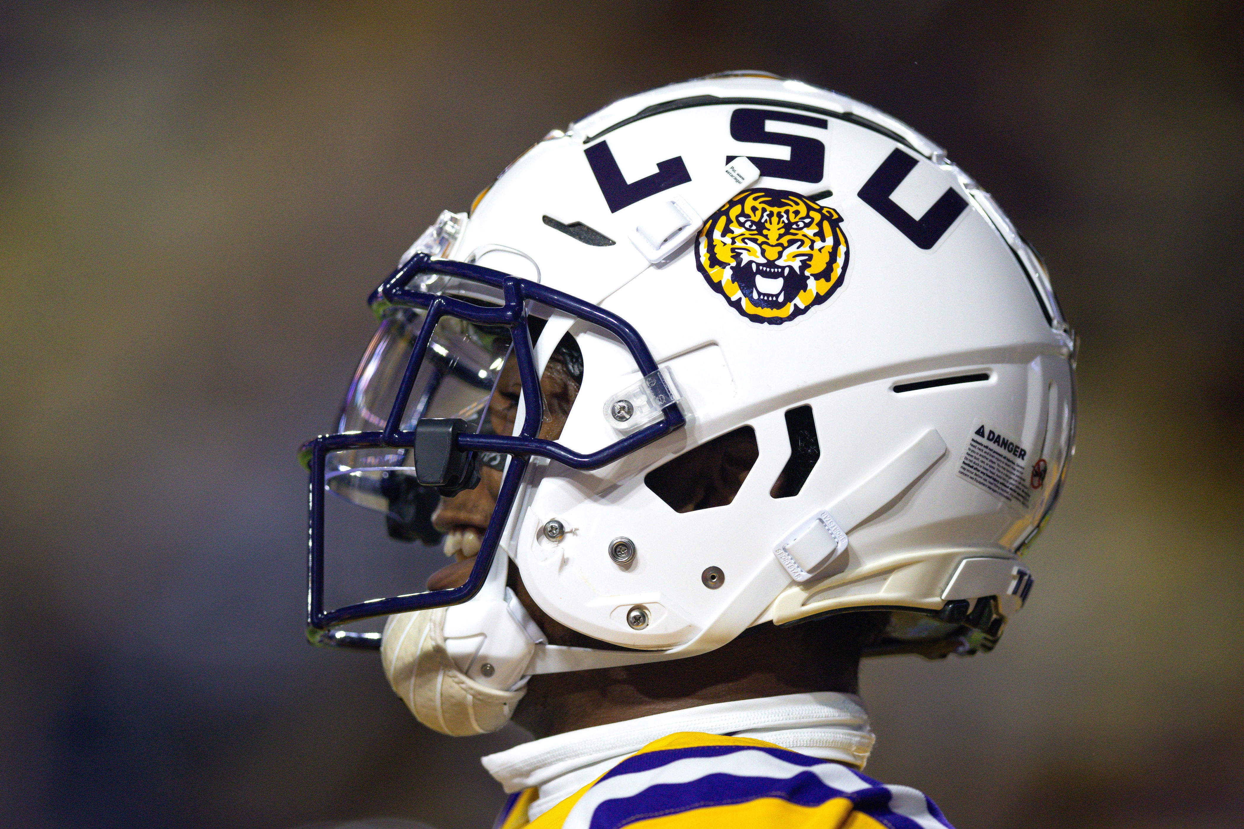 LSU football quarterback leaves team after one year with the Tigers