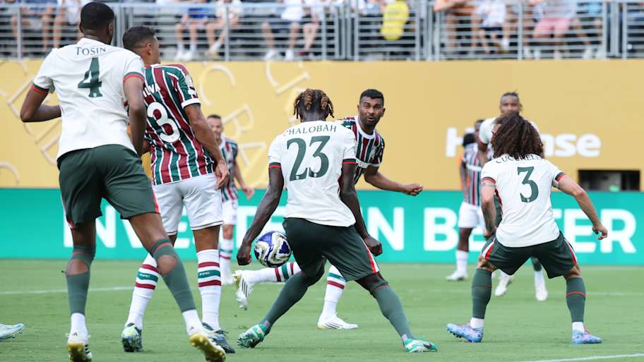 Fluminense roubado? A reação de torcedores após pênalti anulado contra ...