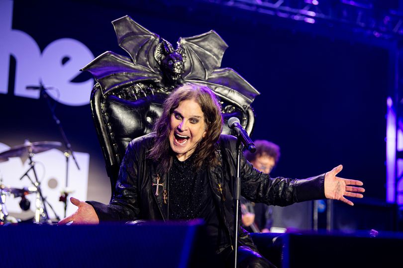 Ozzy Osbourne meets fellow rock star but it leaves fans confused by one ...