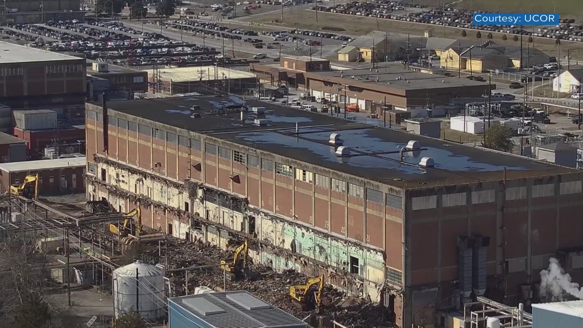 Demolition begins on Alpha-2 facility building at Y-12