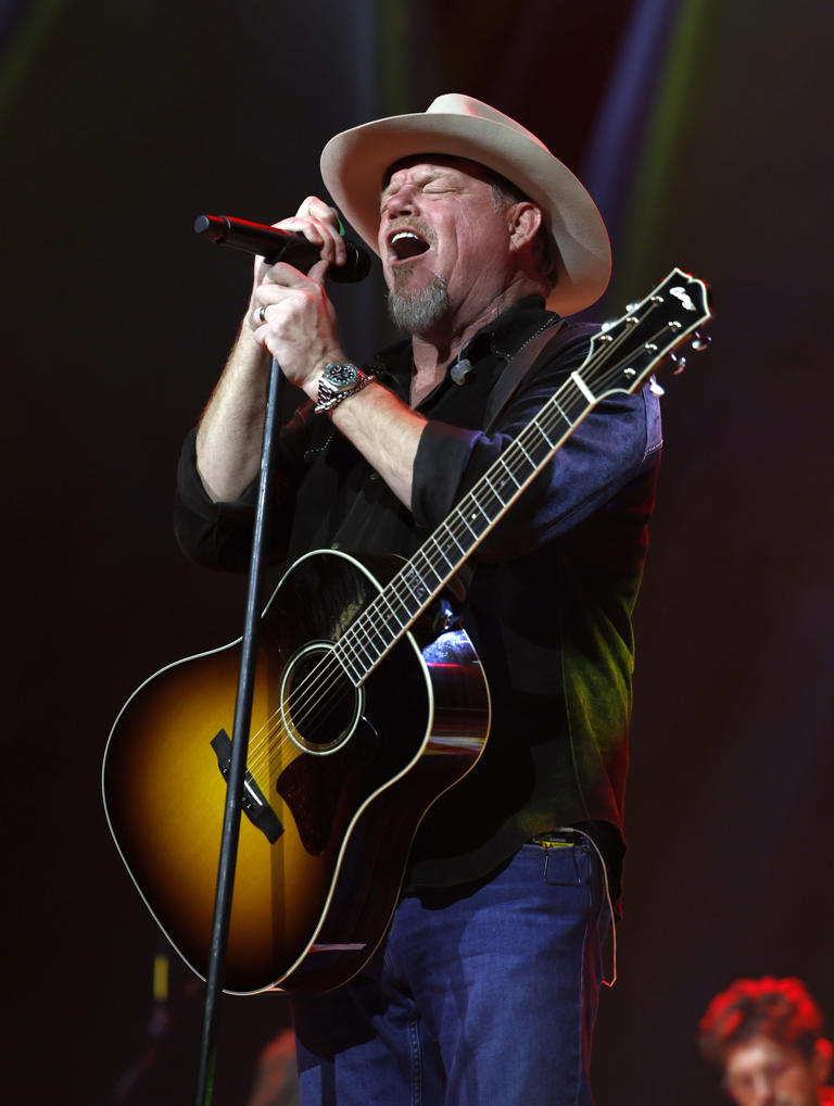 Country singer Pat Green confirms family members swept away in Texas ...