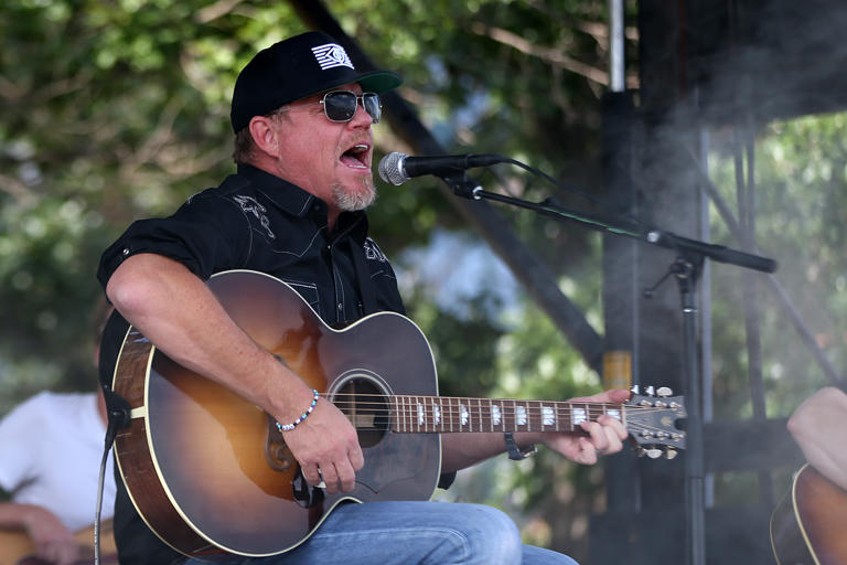 Country singer Pat Green confirms family members swept away in Texas ...