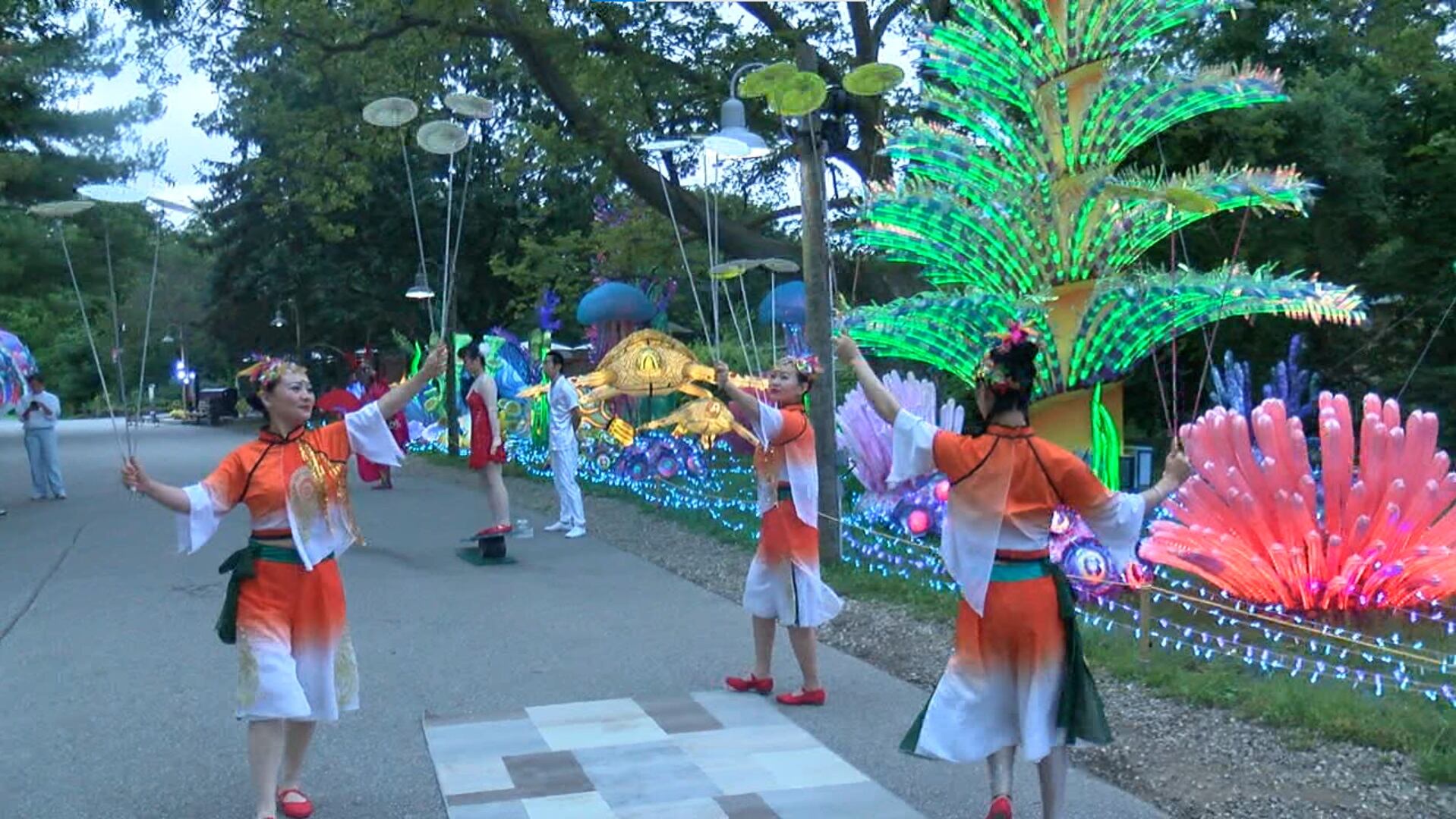Cleveland Metroparks Zoo’s Asian Lantern Festival kicks off; more than ...