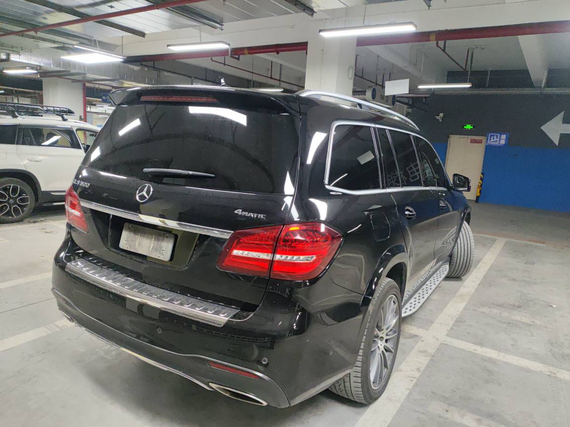 奔驰 奔驰GLS 2018款 GLS 500 4MATIC实拍图