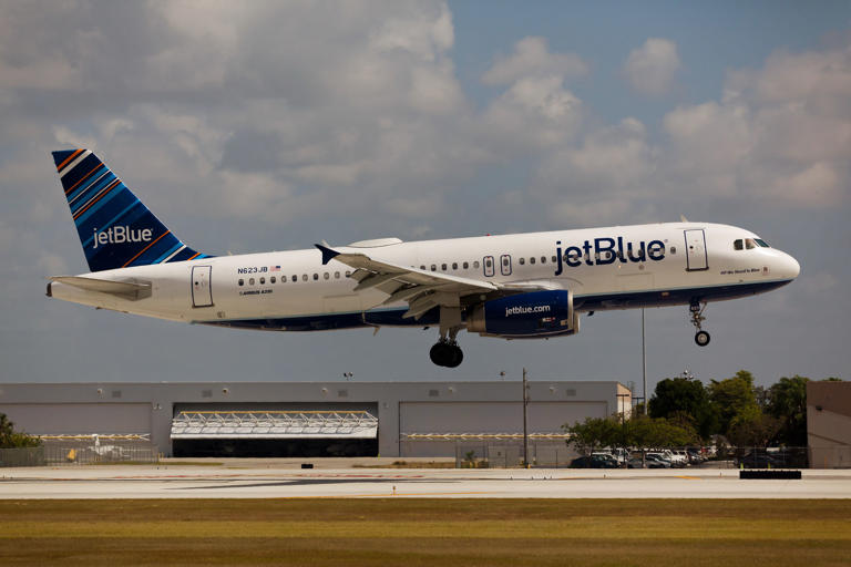 JetBlue Airways Becomes First Airline to Sign With Amazon’s Project Kuiper