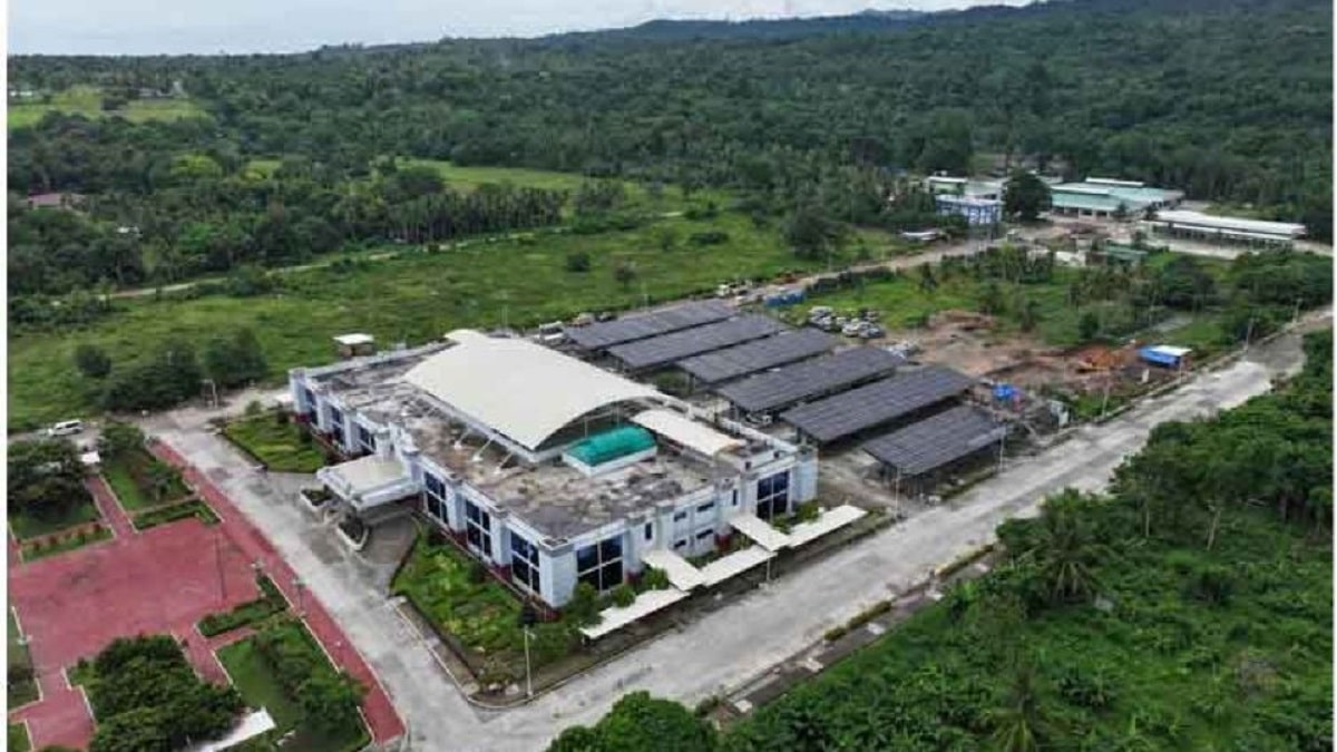 Volunteer-professionals help solarize Mindanao one solar panel at a time
