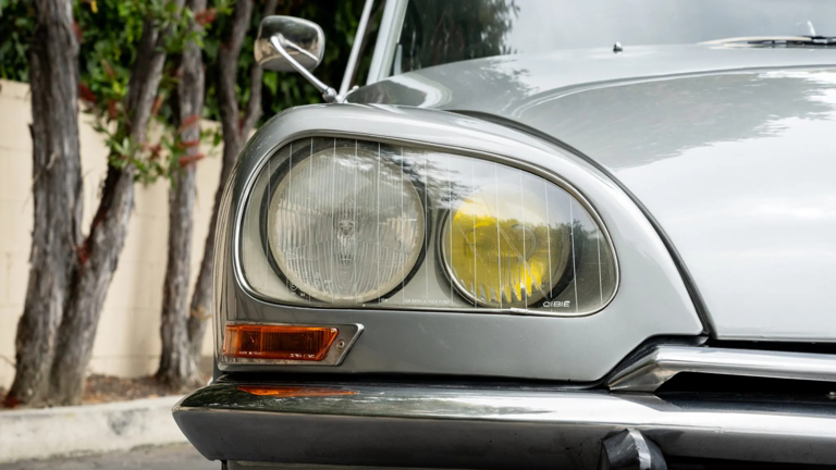 10 Hilarious Classic Car Features You Probably Don't Even Remember