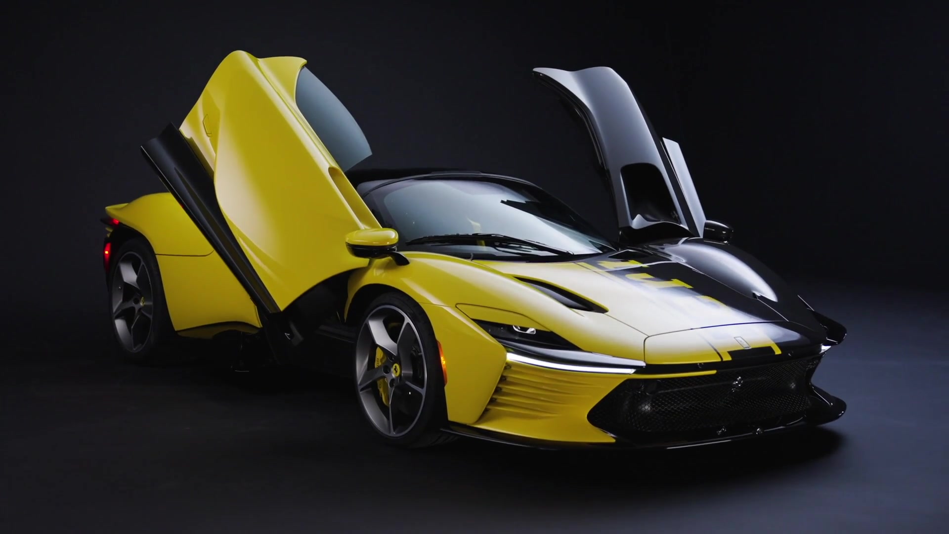 Ferrari unveils an exclusive Tailor Made Daytona SP3 for charity ...