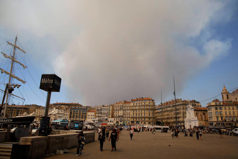 NYPD drone nabs 4 bonehead subway surfers — including 12-year-old — in 200th stunt bust