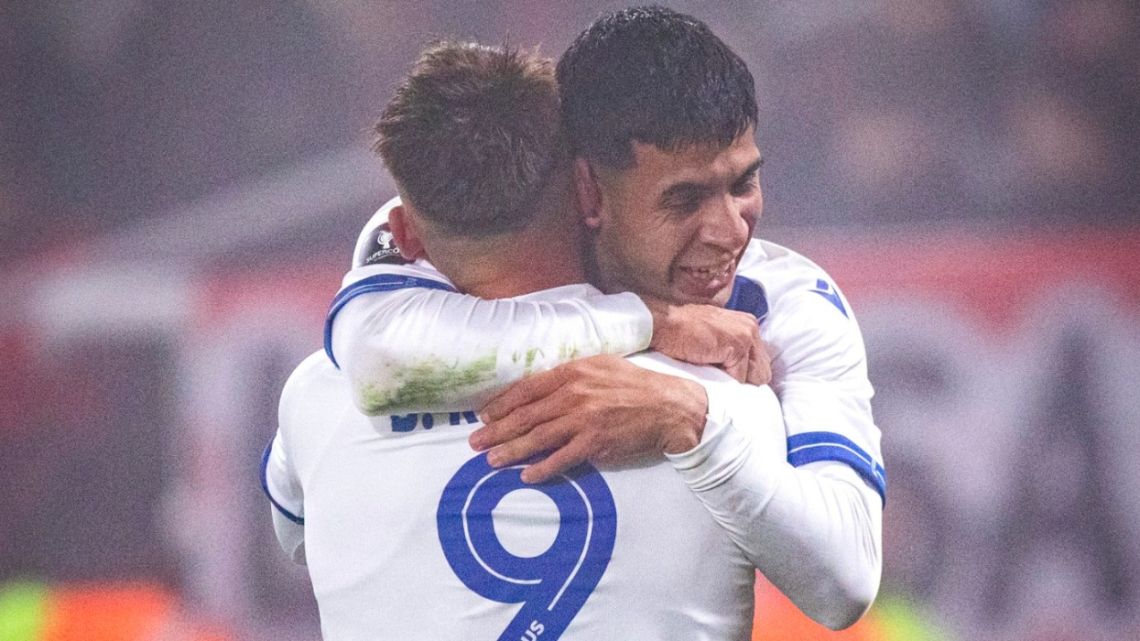 Vélez gritó campeón, pero la niebla se llevó el protagonismo: los ...