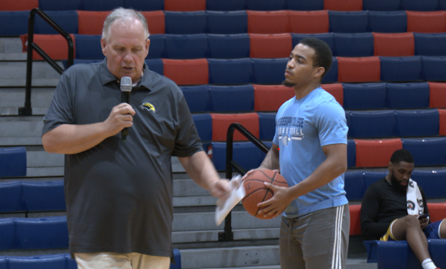 Mississippi Association of Coaches hosts basketball clinic