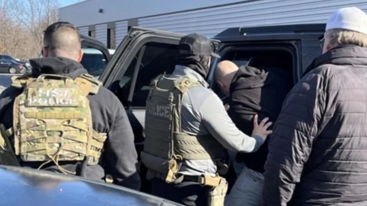 Redada migratoria en almacén de Nueva Jersey deja 15 empleados detenidos