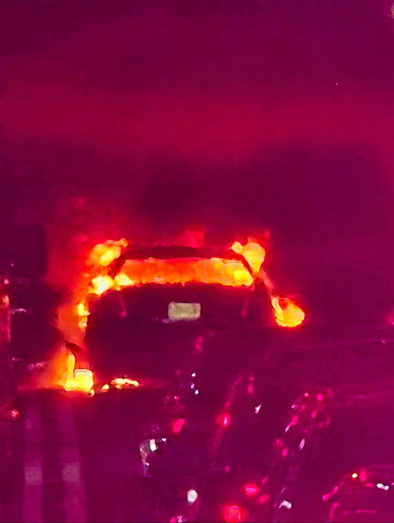 Lincoln Tunnel closed for an hour as raging car fire snarls traffic in ...