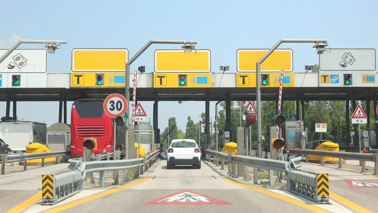 Sur la route des vacances, attention à l'arnaque aux péages par SMS qui ... Sur la route des vacances, attention à l'arnaque aux péages par SMS qui ...