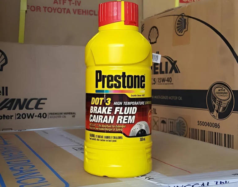 Kapan Waktu yang Tepat Mengganti Minyak Rem Mobil? Ini Jawabannya