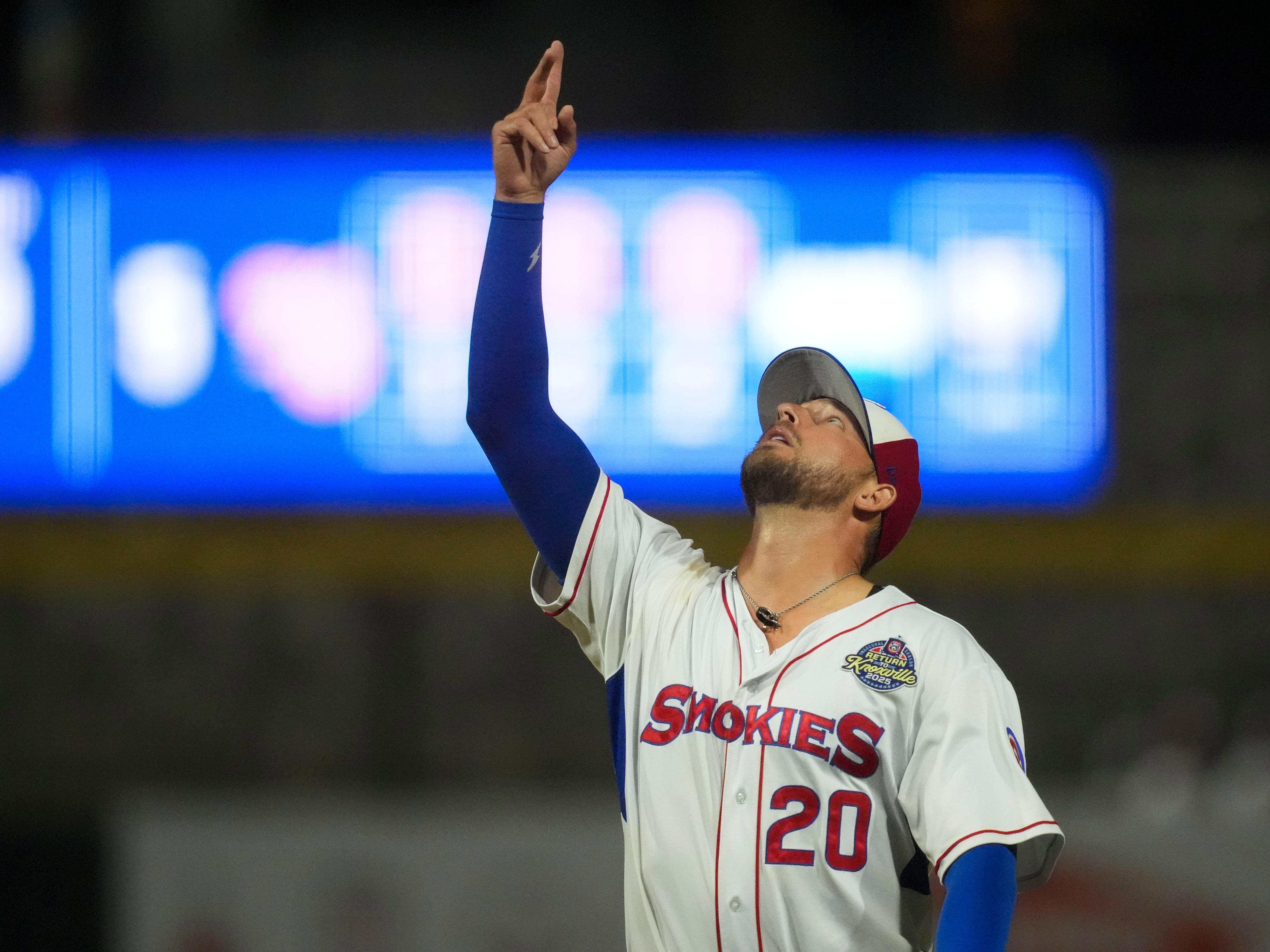 Smokies start series with bases-loaded rally, 5-4 win over Biscuits in ...