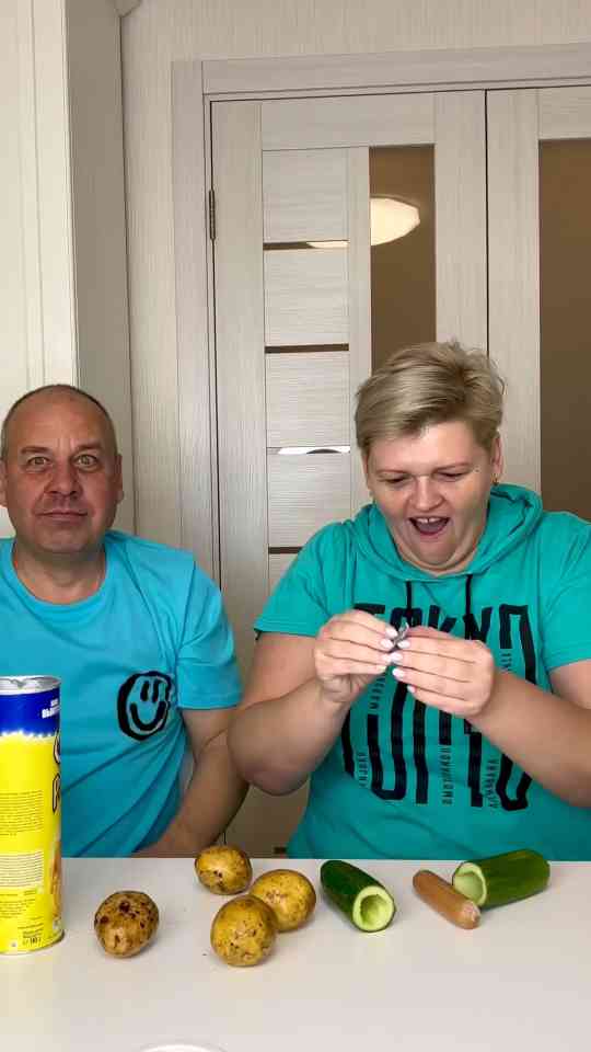Surprising Cucumber Reaction During Family Time