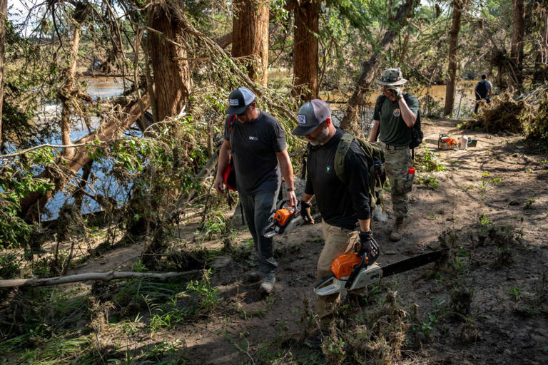 Texas Flood Rescue Moves to Grueling Recovery of Victims