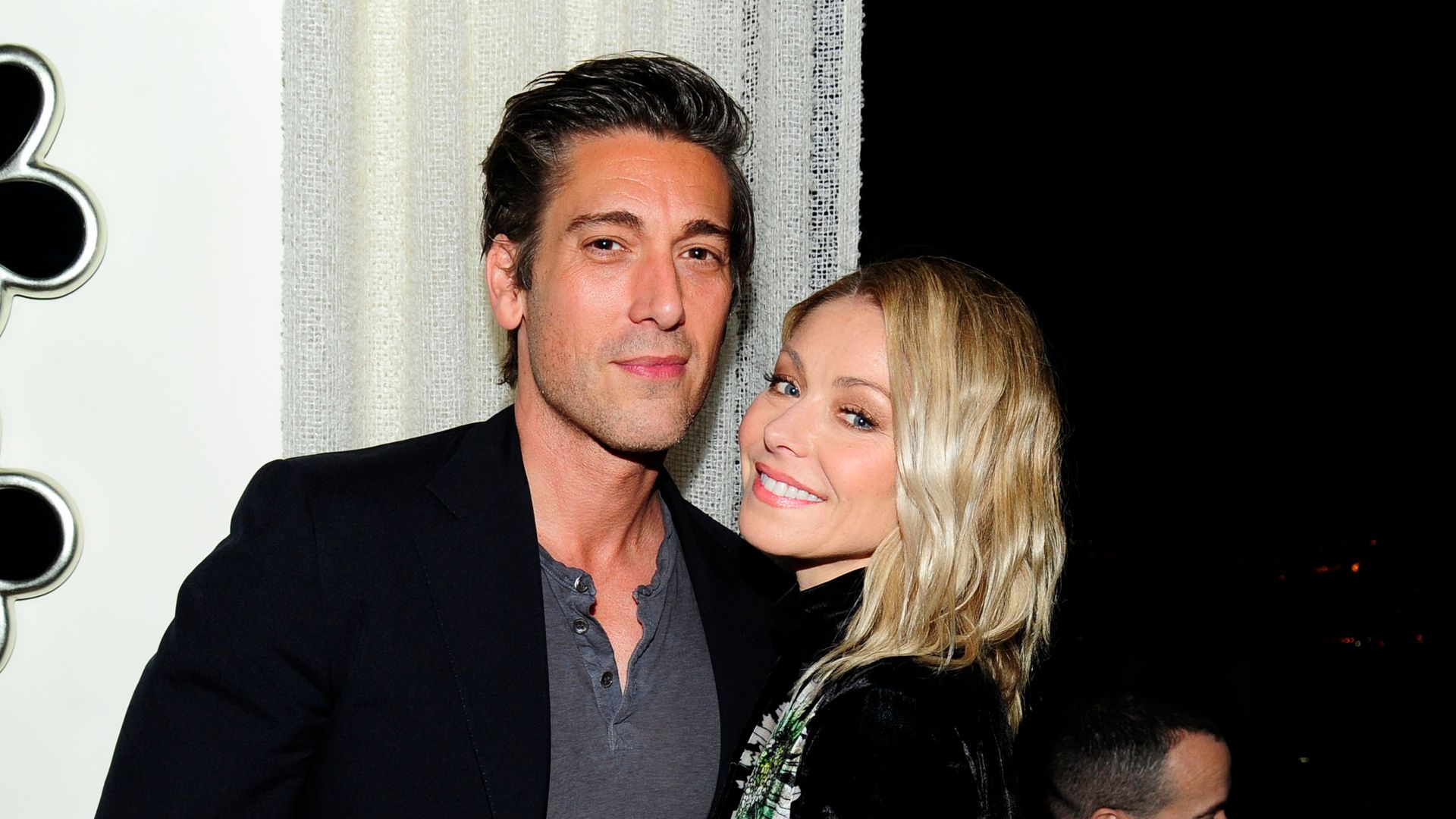 Kelly Ripa makes shocking confession about pal David Muir: 'He doesn't ...