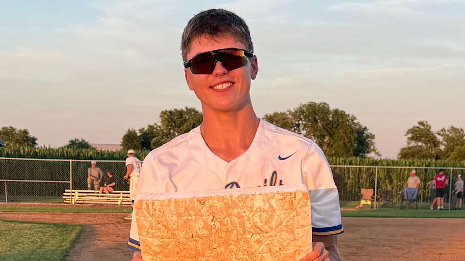 Trey Wight breaks Iowa high school baseball state record