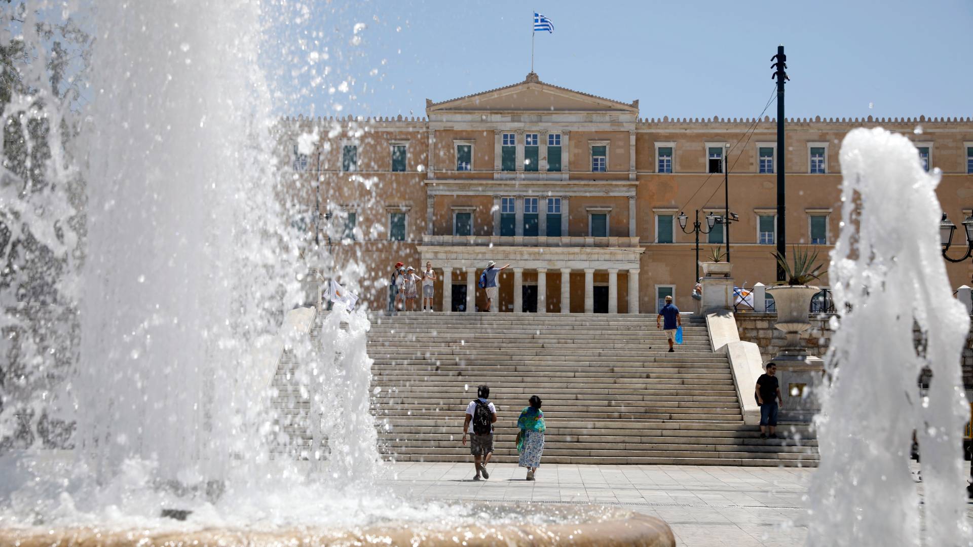 Καιρός: Συνεχίζεται και σήμερα ο καύσωνας – Εως 41 βαθμούς η θερμοκρασία