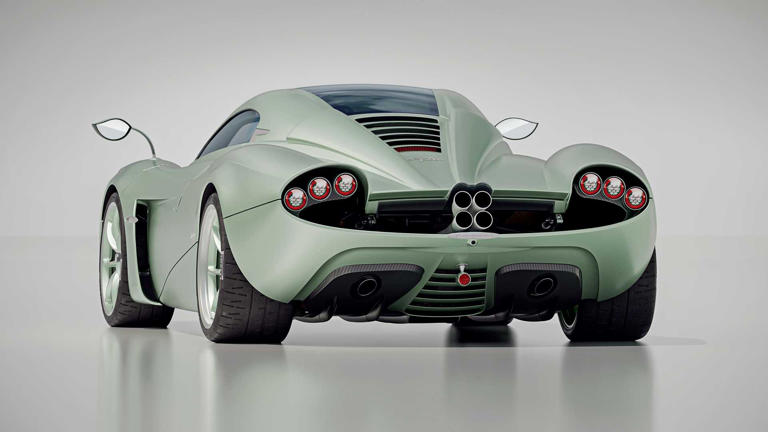 Pagani Huayra Codalunga Speedster Debuts With 852 HP And Six Exhaust Tips