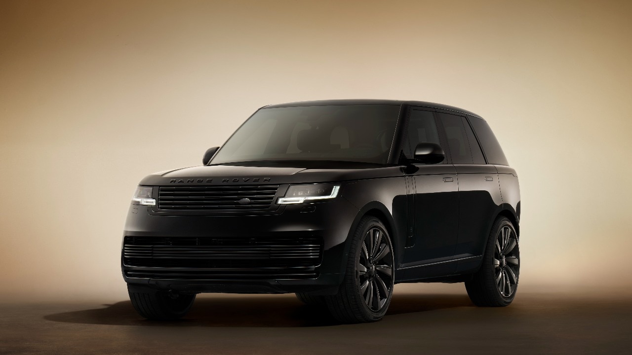 Range Rover SV Black unveiled