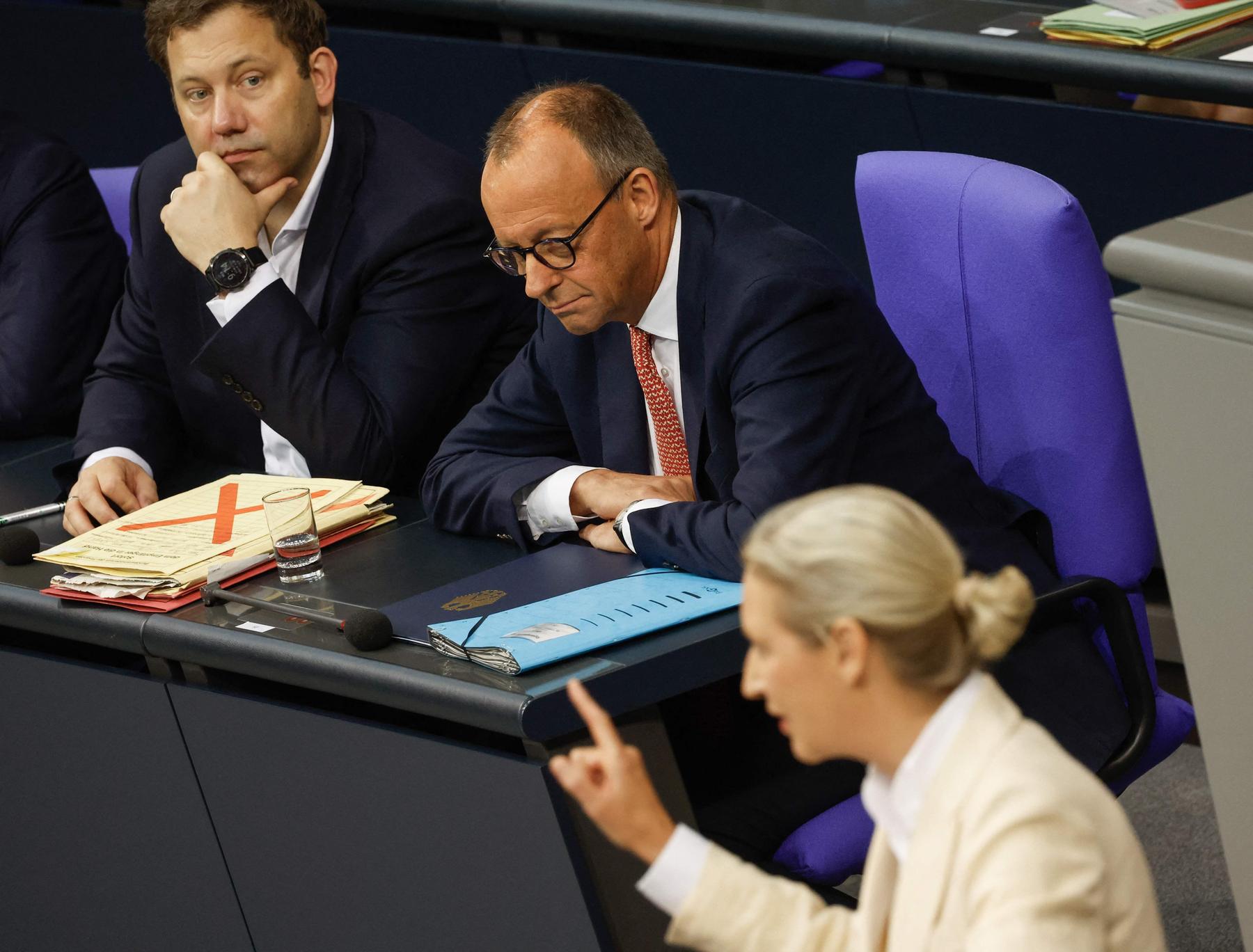 „Lügenkanzler“: Heftiger Schlagabtausch zwischen Merz und Weidel